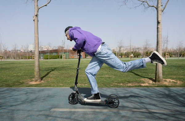 Electric Scooter Rider Tips and 9 Tricks for Beginners & Pros